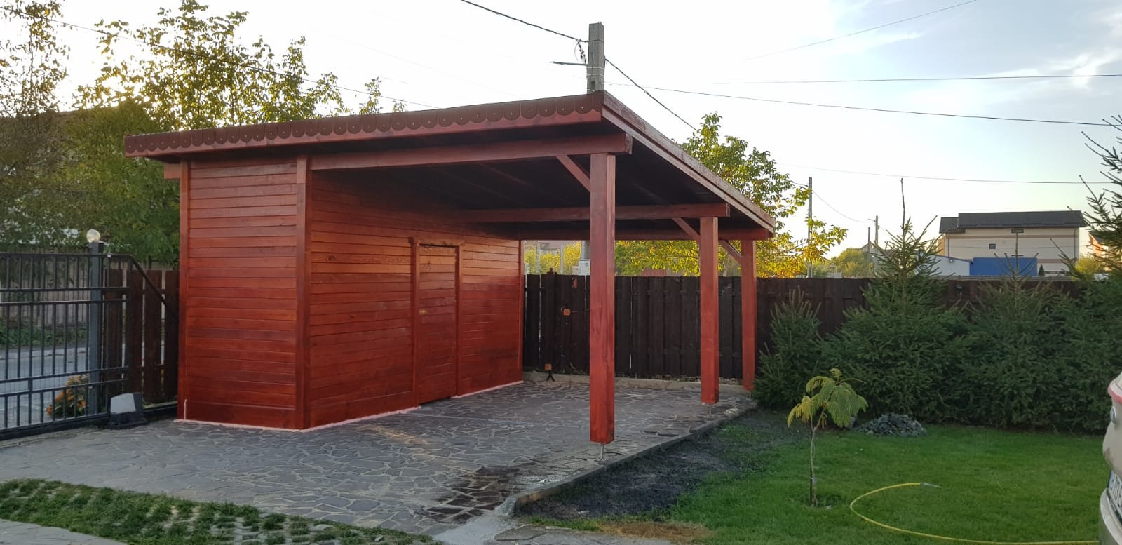 Garaj auto lemn Bragadiru - Scari Din Lemn Masiv - Megastructuri SRL, Neamt